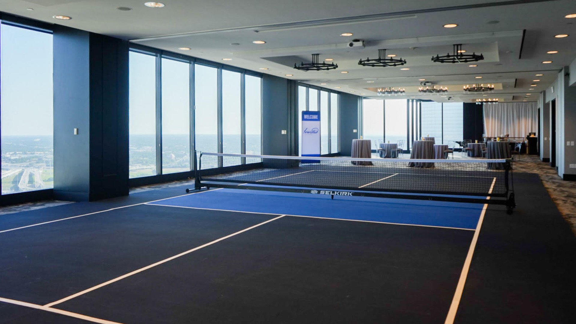 World's highest pickleball court overlooks Dallas | wfaa.com