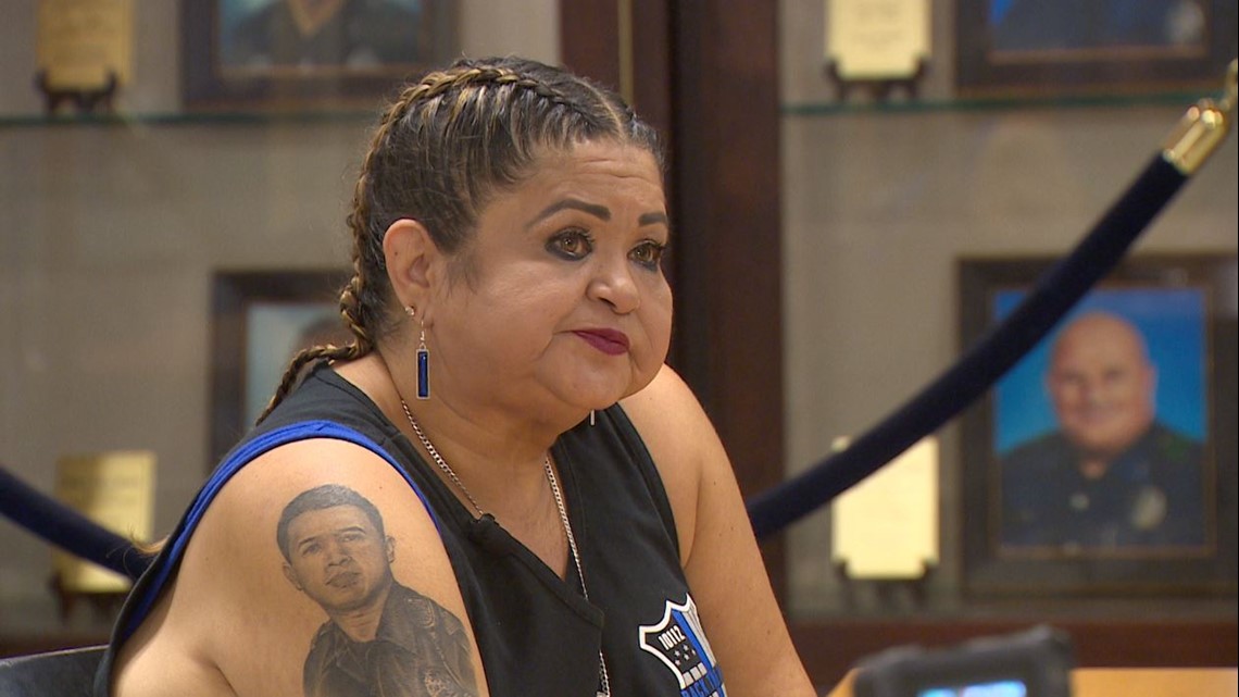 Patrick Zamarripa's mom serves food to Dallas police officers | wfaa.com