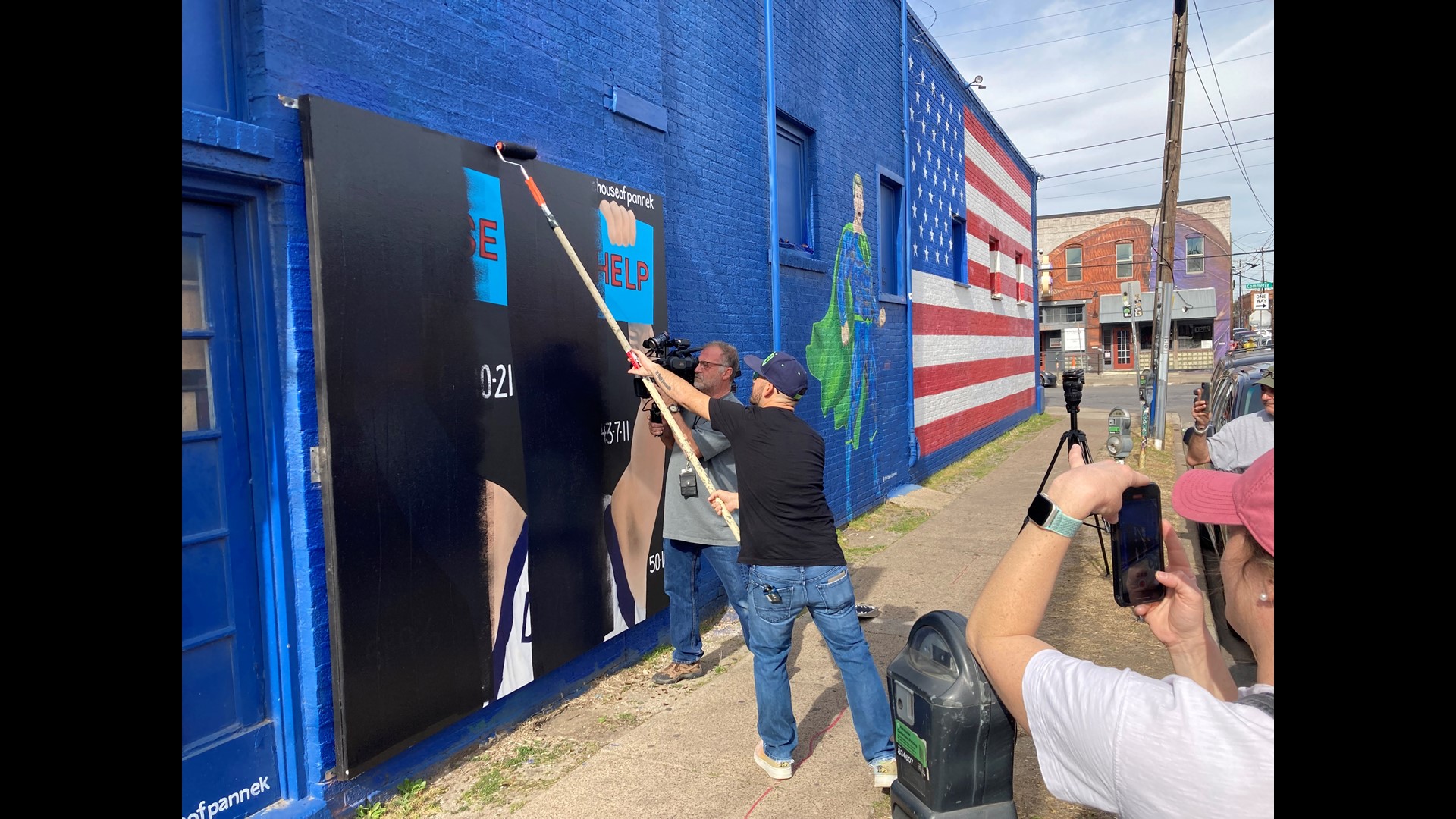 Artist erases Luka Doncic 'please send help' mural | wfaa.com
