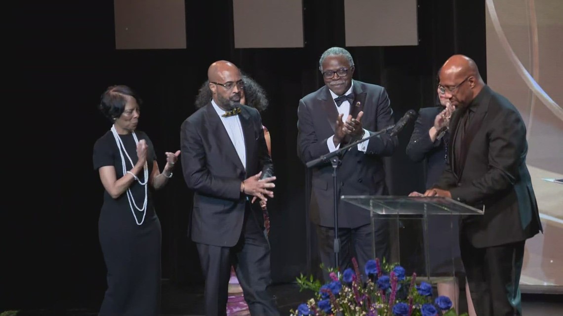 Dallas reverend formally installed as new CEO of Rainbow PUSH Coalition ...