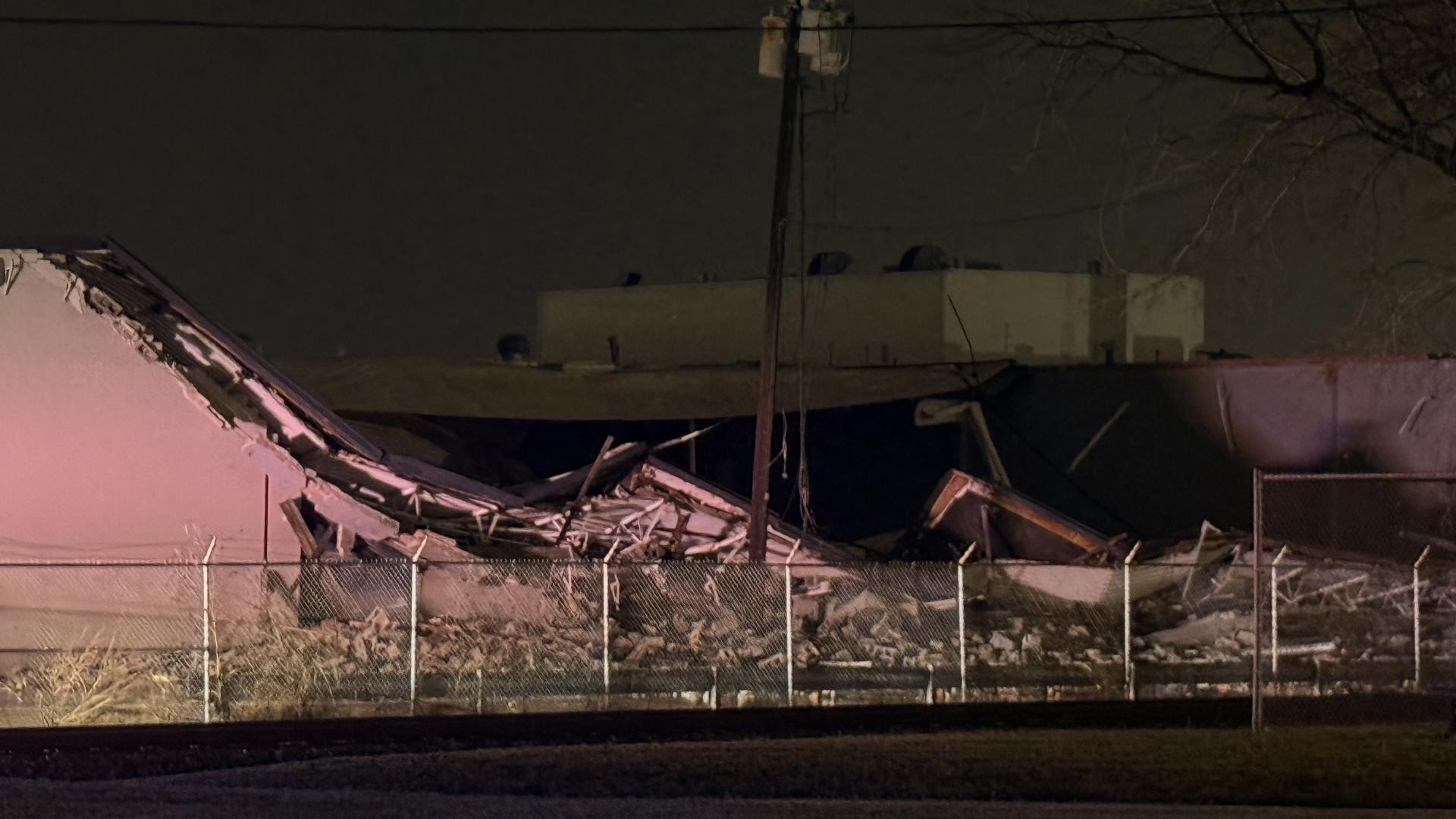 Seven escape safely after building collapse in North Texas | wfaa.com