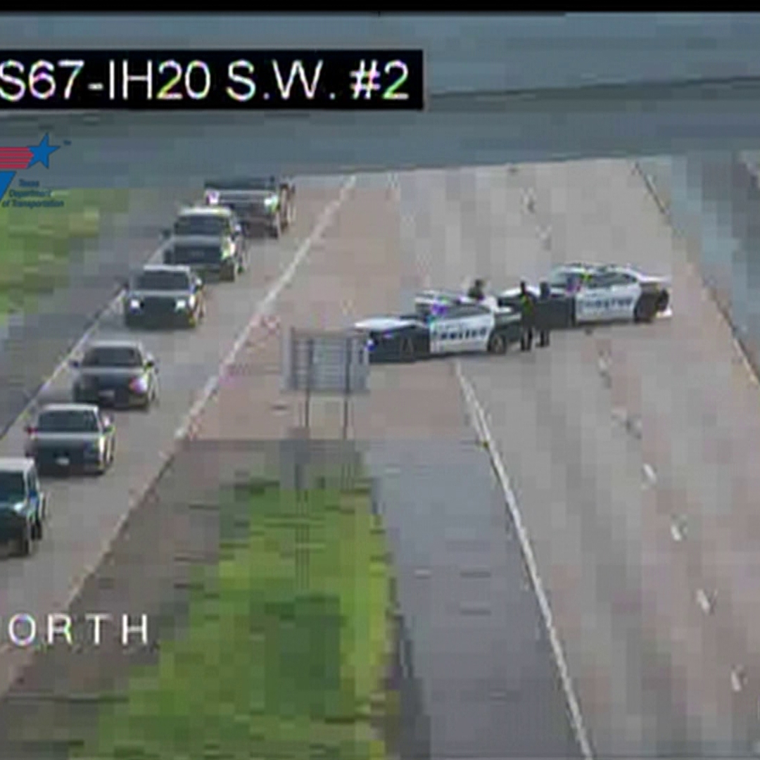 Crash on U.S. 67 near I-20 in Dallas kills 1, police say | wfaa.com