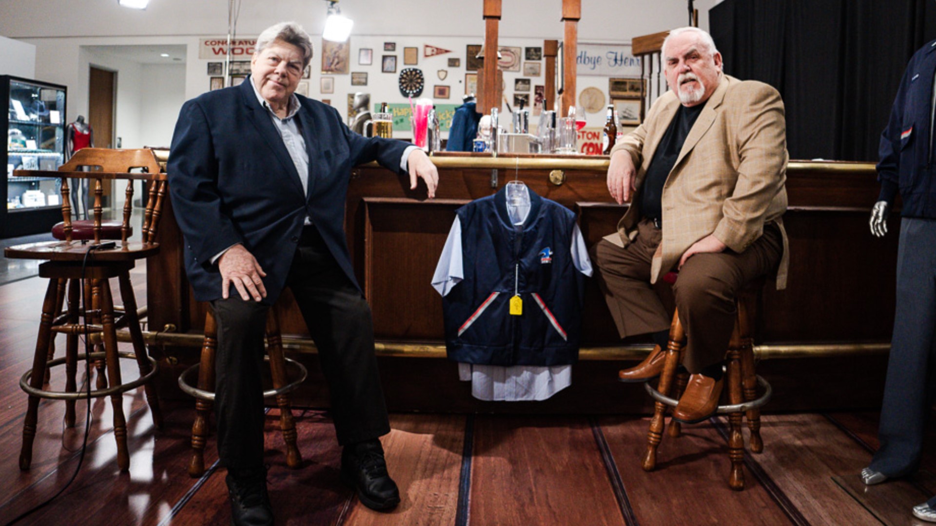 Cheers' iconic bar set is now up for auction | wfaa.com