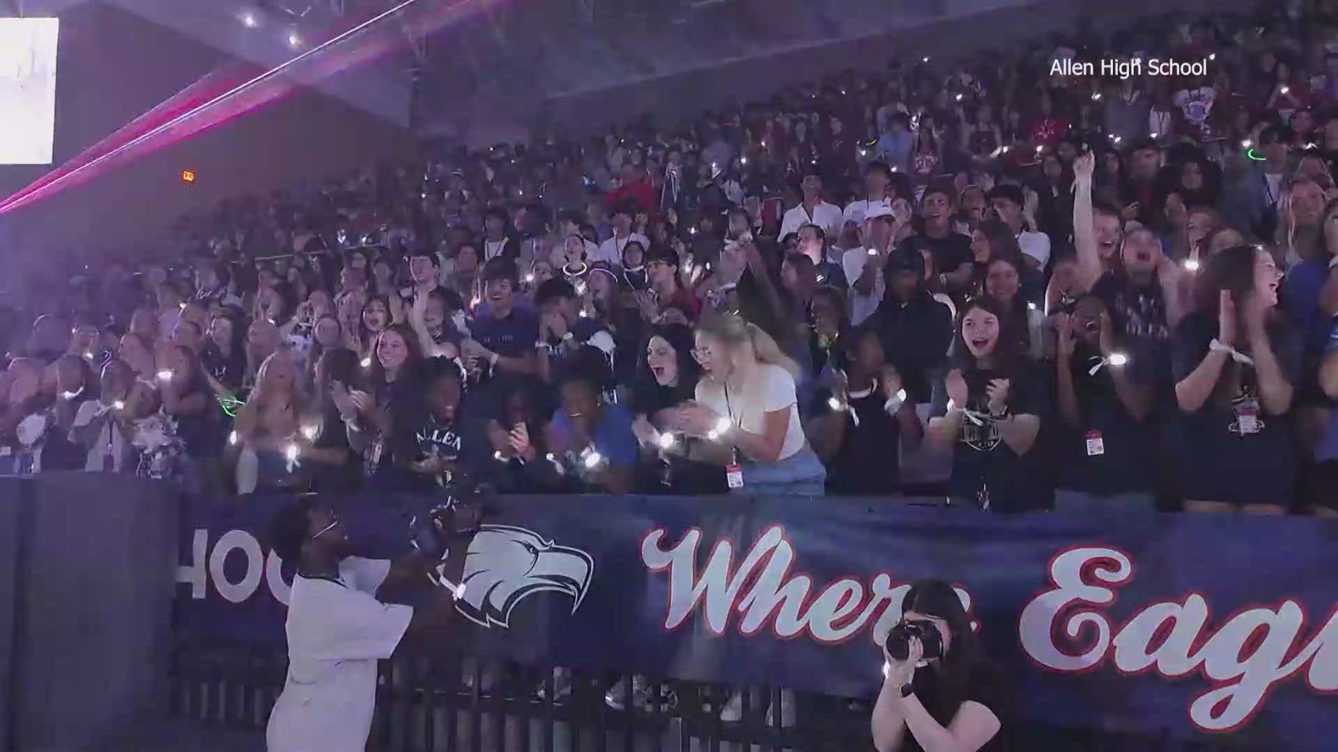 Allen High School goes all-out for its pep rally | wfaa.com