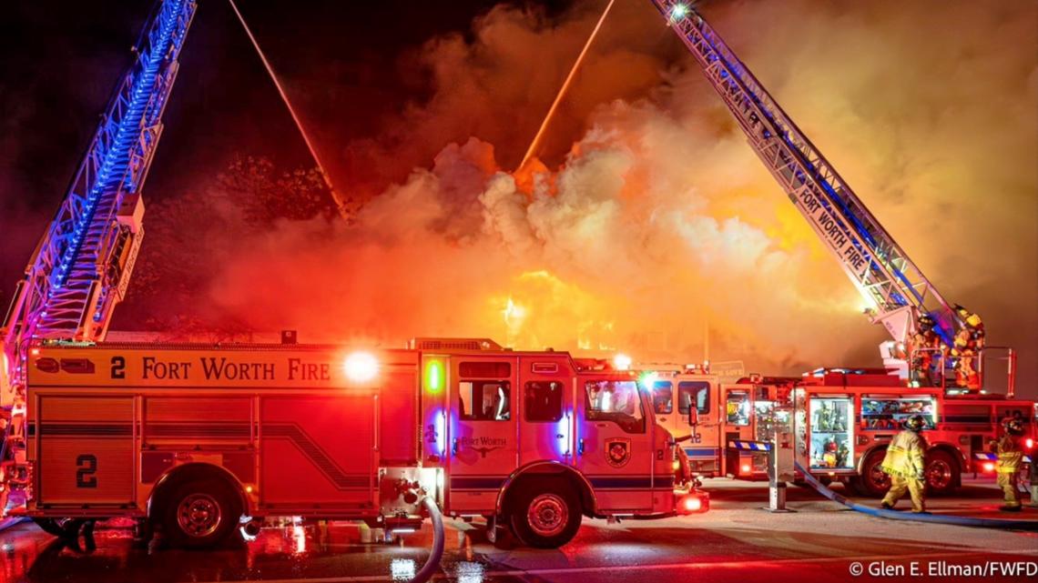 Fort Worth: Fire burns vacant builidng near Tim Love Catering | wfaa.com