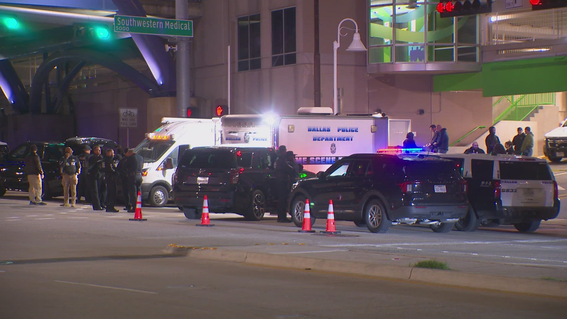 Convicted felon posing as officer killed by Dallas SWAT after standoff ...