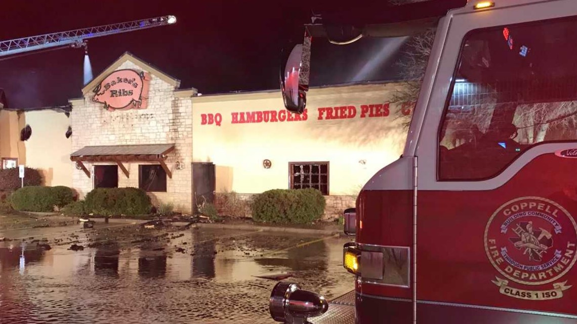 Crews battle restaurant fire at Baker's Ribs in Grapevine | wfaa.com