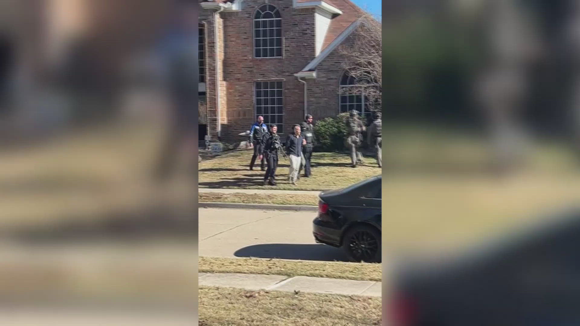 Stolen vehicle suspect arrested after barricading inside Frisco home ...