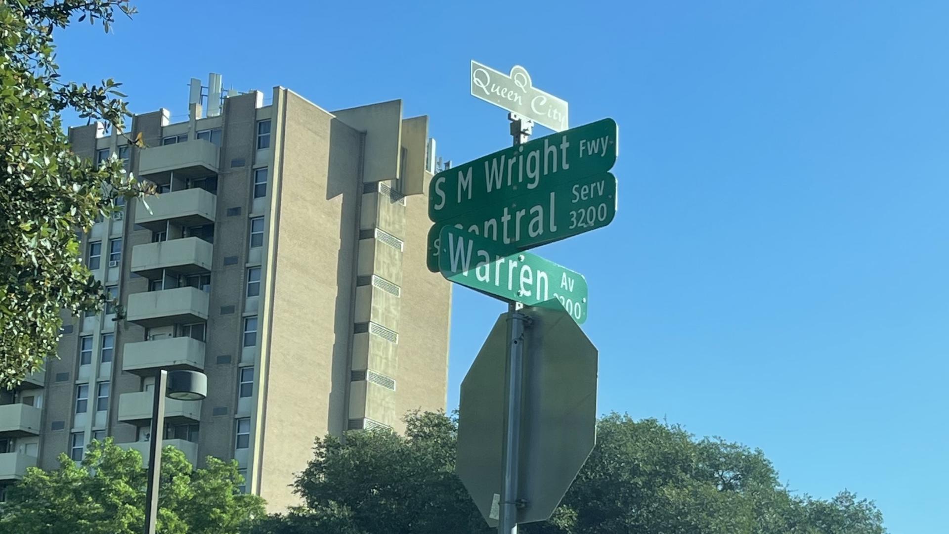 S.M. Wright freeway signs reinstalled in Dallas | wfaa.com