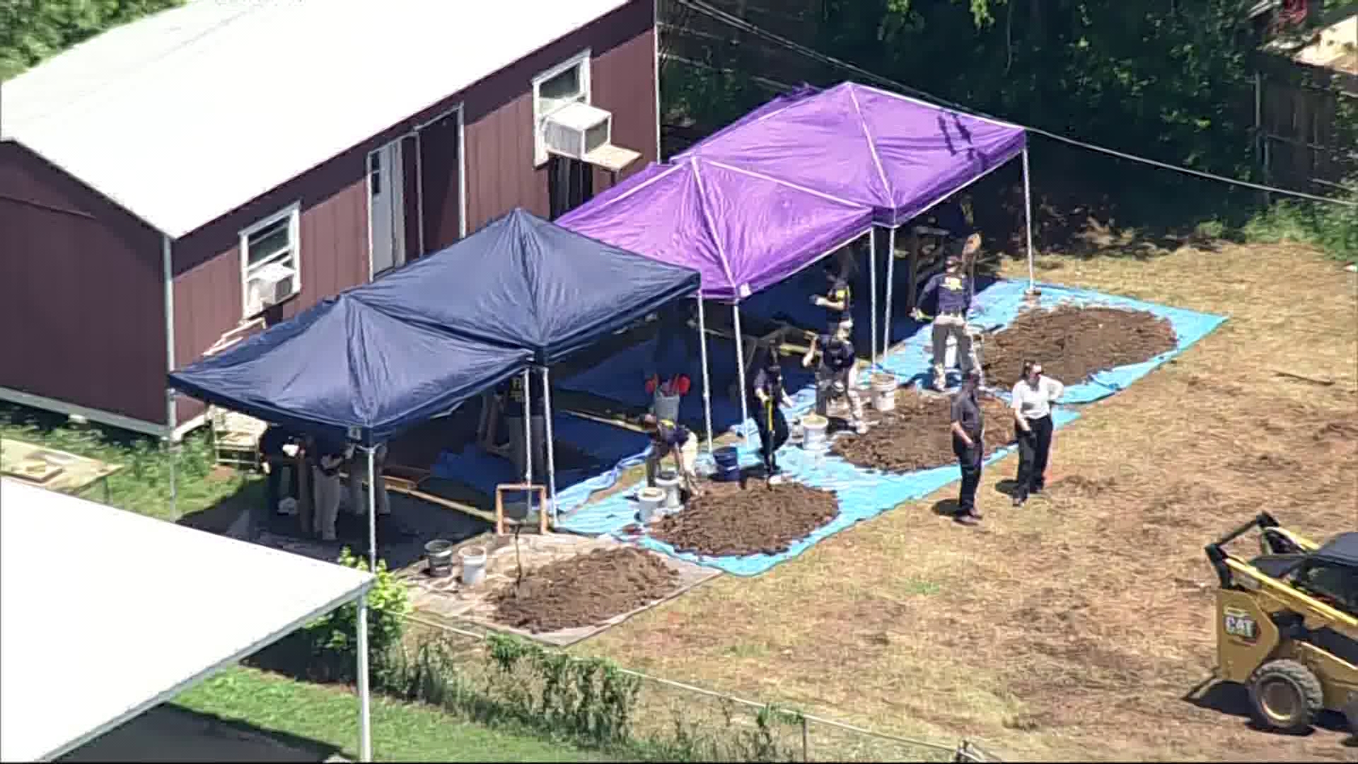 Crews dig in backyard of Everman home tied to missing boy Noel ...