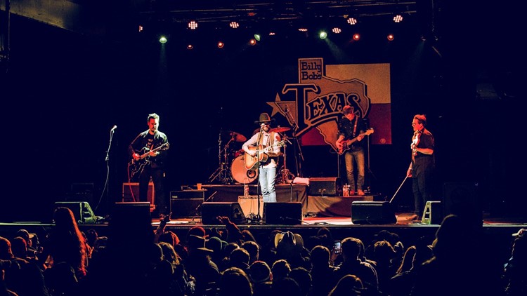 Billy Bob's Texas: Iconic moments, from George to Garth to Merle | wfaa.com