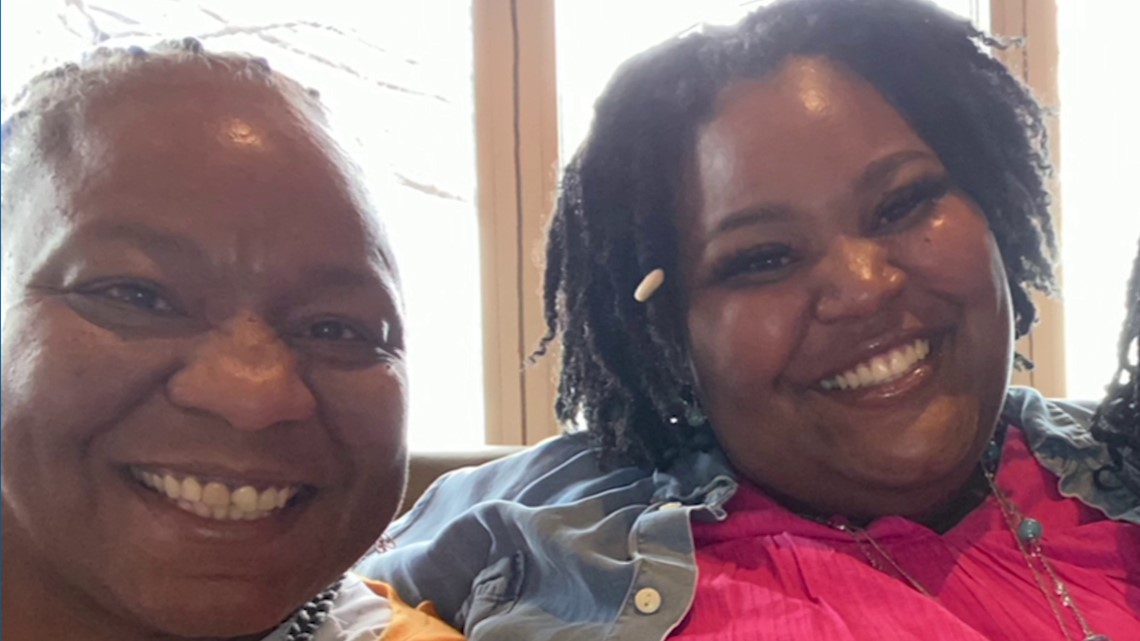 Dallas: Mother mourns daughter hit, killed along tollway | wfaa.com