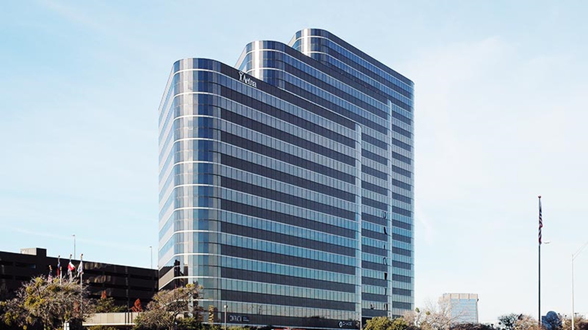 Trinity Towers Dallas lockdown after threat, officials say | wfaa.com