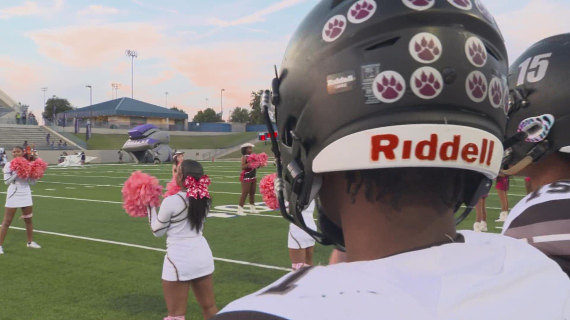 Timberview HS football team wins in first event after shooting | wfaa.com