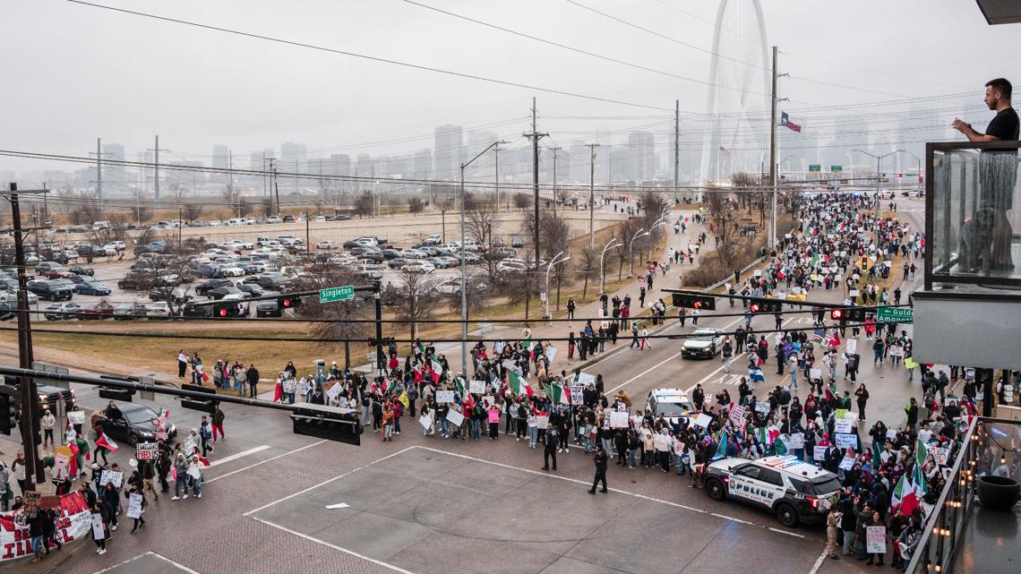 Hundreds protest Trump's immigration policies in Dallas | wfaa.com