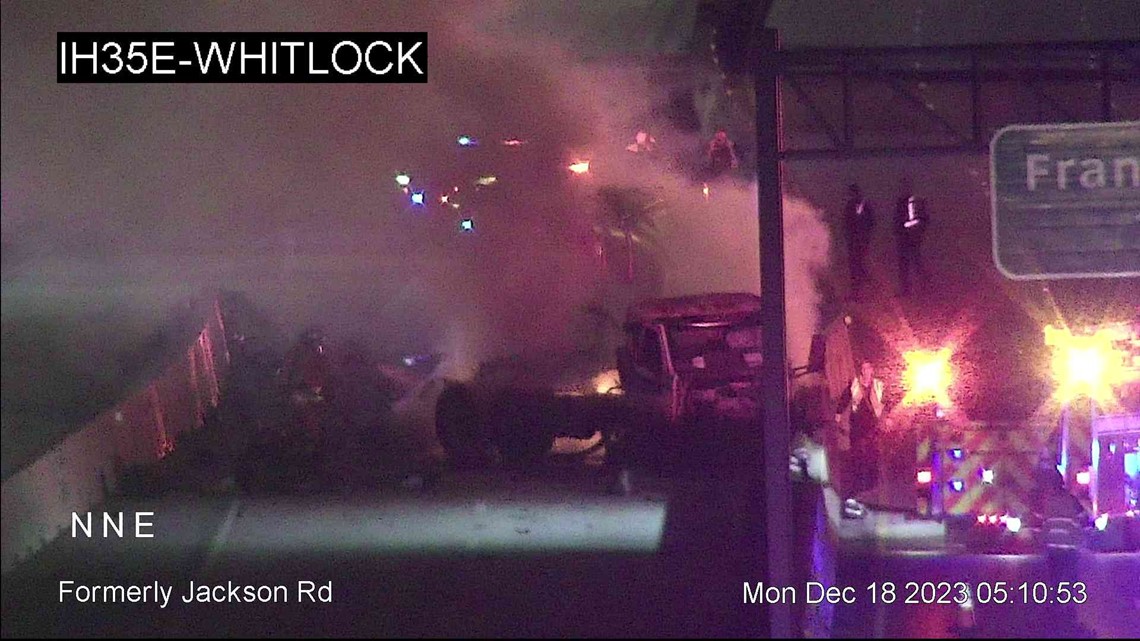 Carrollton, Texas I-35E crash: Northbound lanes blocked | wfaa.com