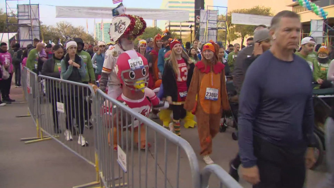 Dallas Turkey Trot brings thousands to downtown | wfaa.com