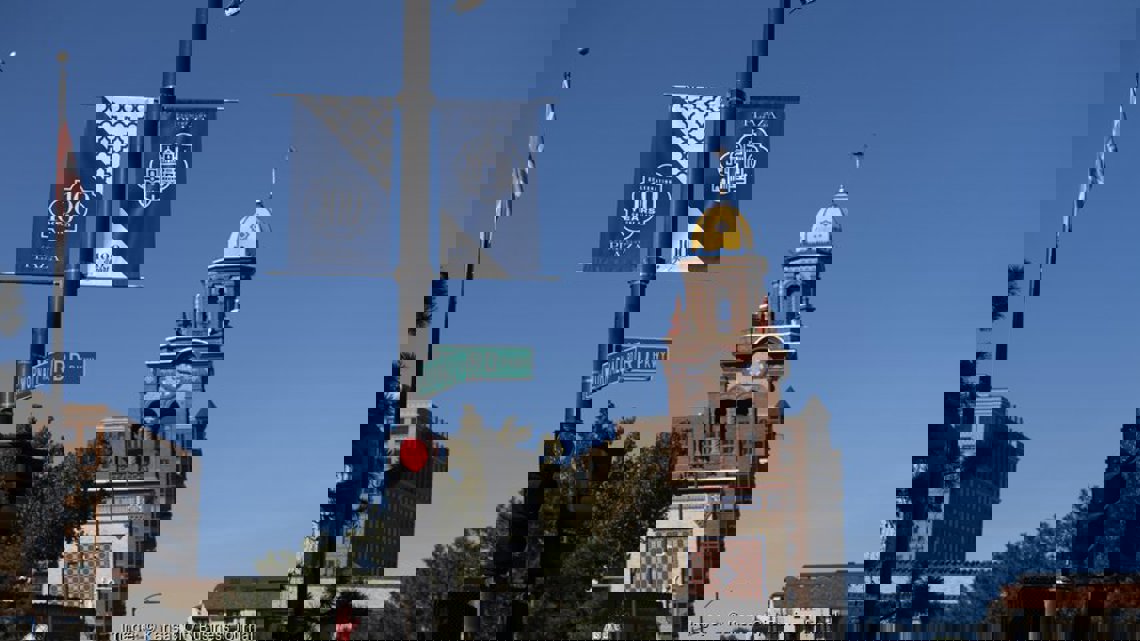 Kansas City Country Club Plaza purchased by Dallas, Texas group | wfaa.com