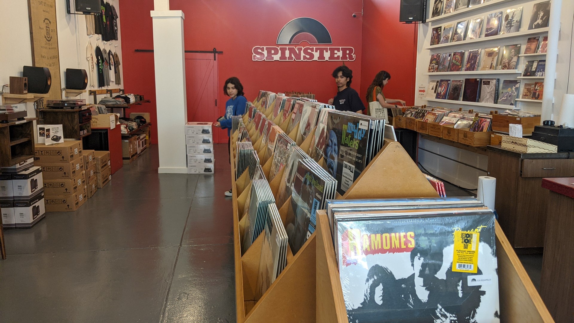 Gallery: Dallas celebrates Record Store Day | wfaa.com