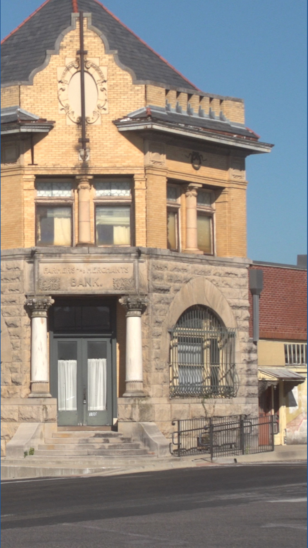 Pilot Point hosts Bonnie and Clyde Days with bank robbery re-enactment ...