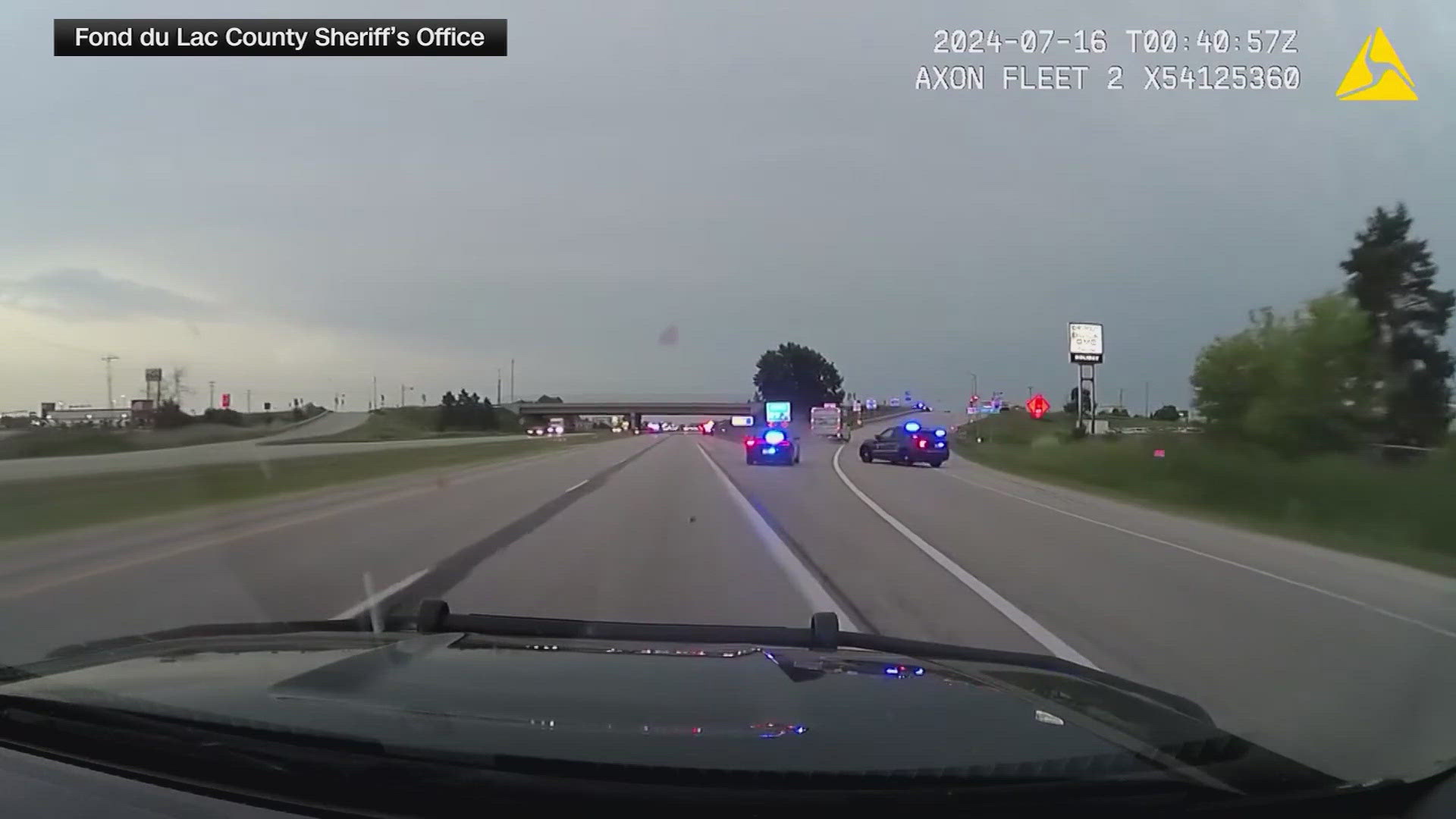 Suspect drives U-Haul in reverse during wild police chase | wfaa.com