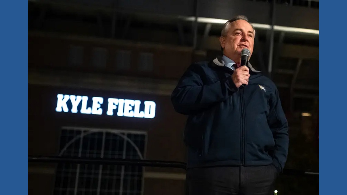 Texas A&M President Mark A. Welsh III to step down | wfaa.com