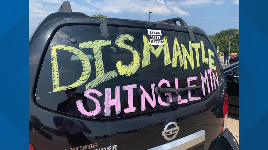Group uses 'Shingle Mountain float' to demand cleanup of South Dallas ...
