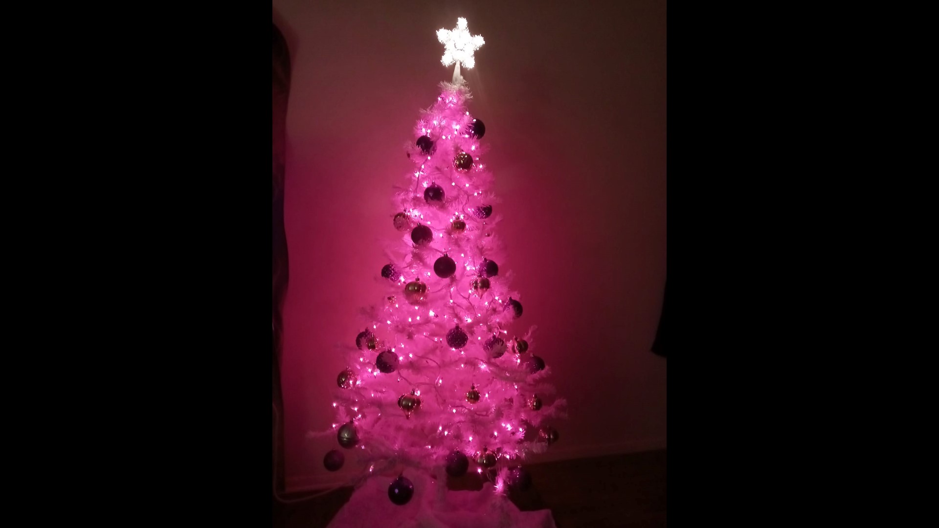 Your pictures: Flamingo Christmas tree, Whataburger Christmas tree ...