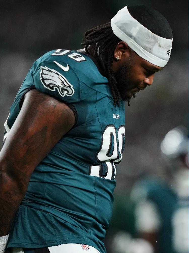 Carter ejected for spitting at Prescott in Eagles-Cowboys game | wfaa.com