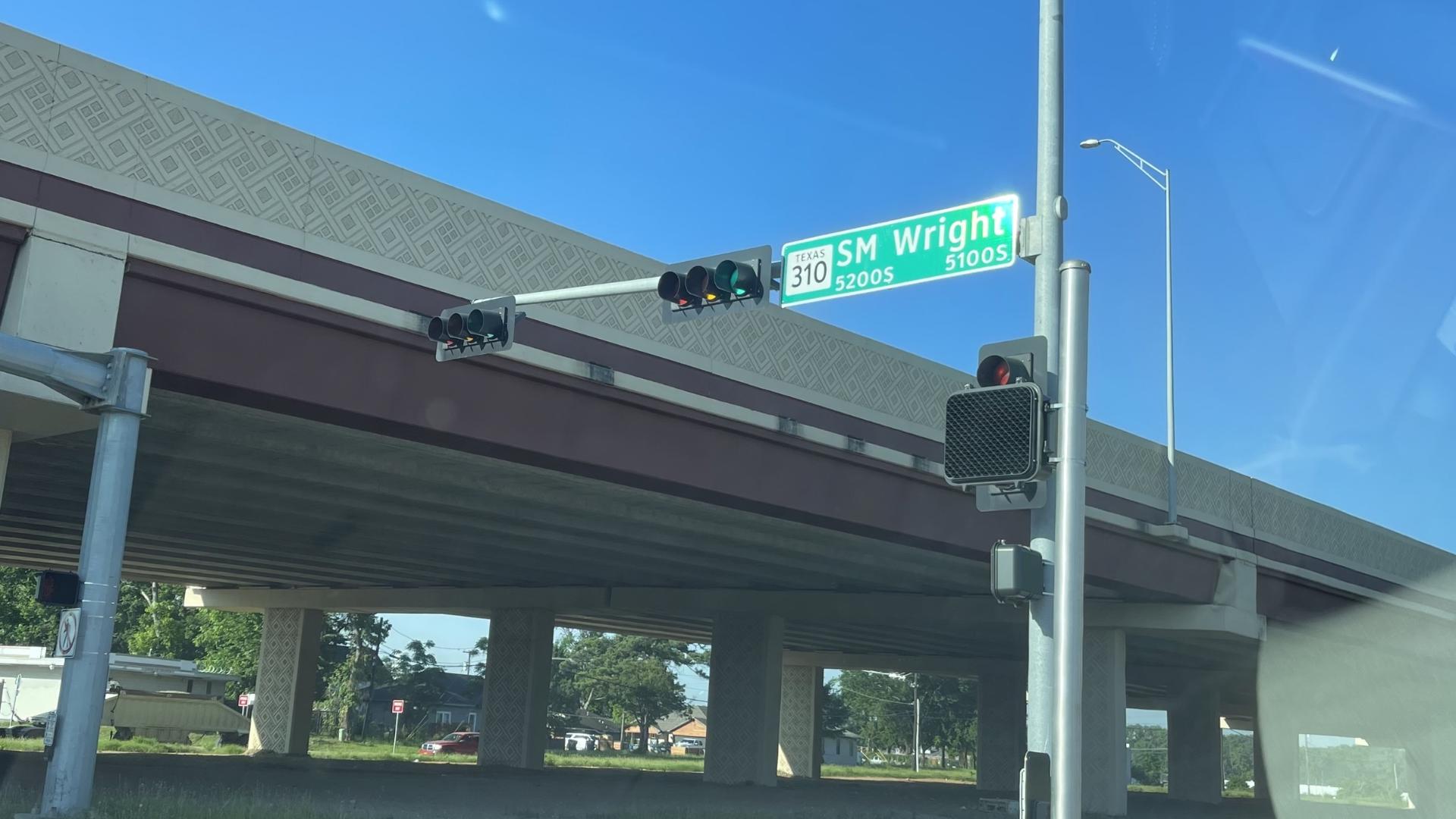 S.M. Wright freeway signs reinstalled in Dallas | wfaa.com