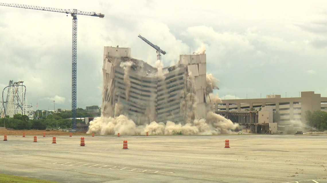Demolition crews bring down Arlington's old Sheraton Hotel with ...
