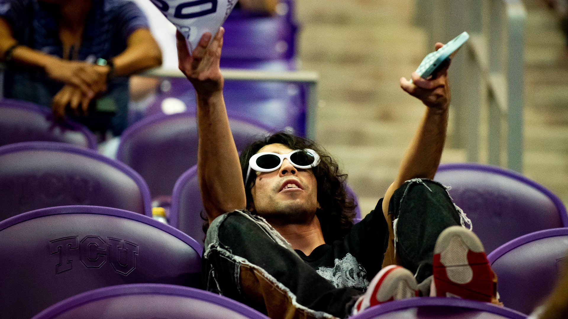 Sad TCU fans: Horned Frogs suffer blowout loss to Georgia in National ...