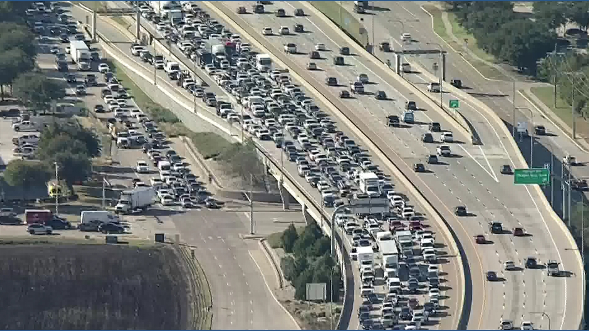 Dallas North Tollway accident: Crash closes northbound lanes of DNT in ...