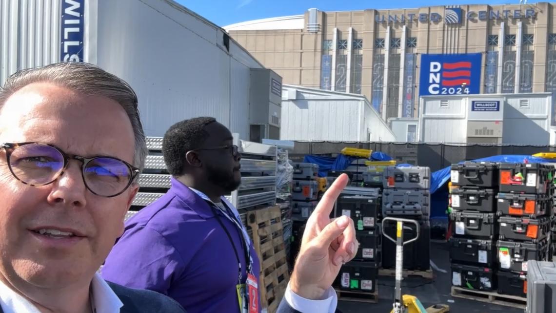 Political reporter walks through DNC behind the scenes like you've ...