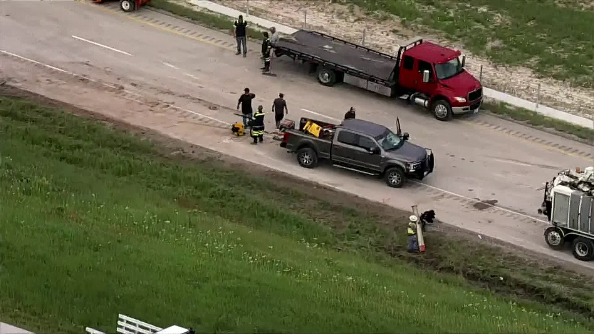 Coin spill shuts down North Texas highway after semi-truck overturns ...