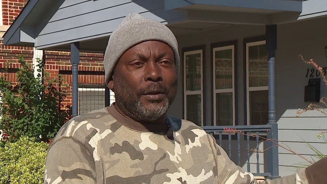 Witness in Aaron Dean trial seen protesting outside courthouse | wfaa.com