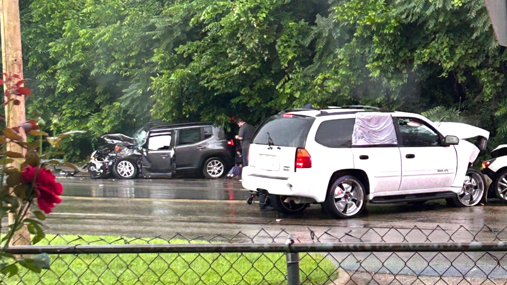 Dallas crash kills adult and 2 children | wfaa.com