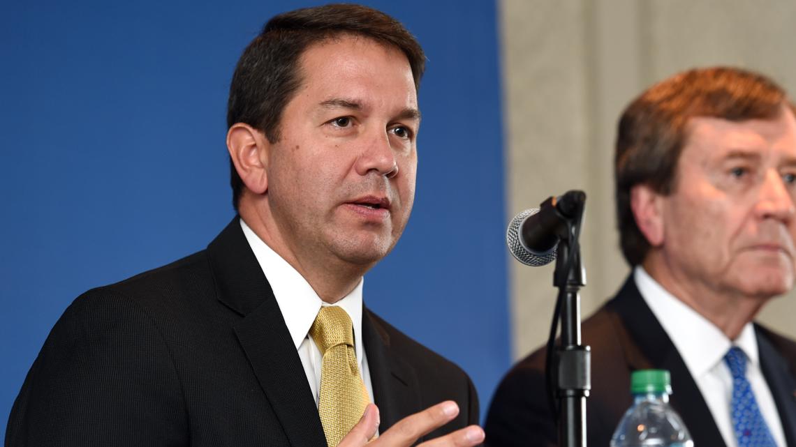 SMU athletics director Rick Hart is stepping down | wfaa.com