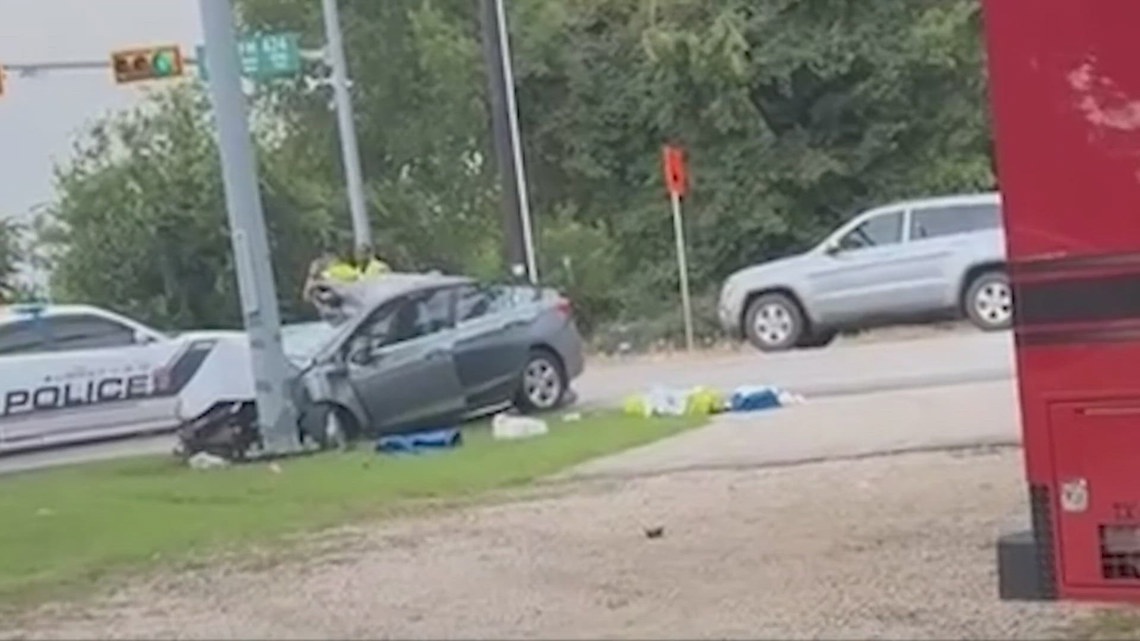 Texas firefighters rescue worker who fell into 17-foot-deep trench ...