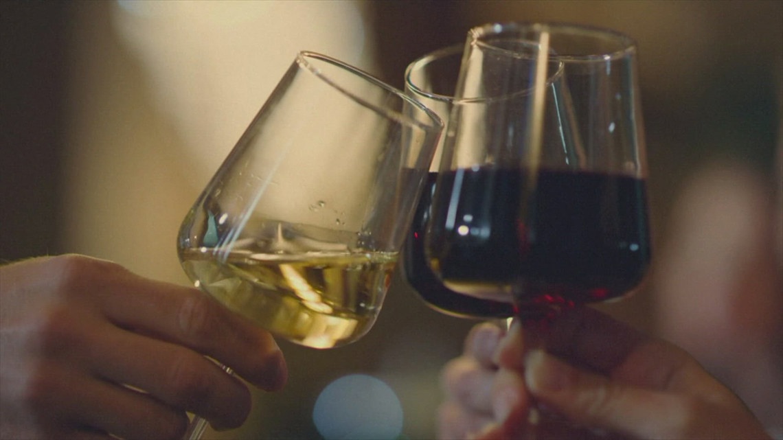 Here's where Dallasites ordered the most alcohol in January | wfaa.com