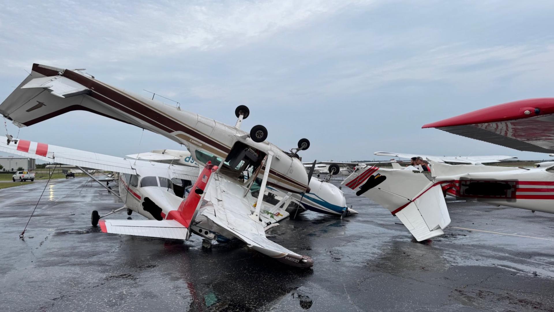 Denton, TX: 75 mph winds damage airport hangar, planes | wfaa.com