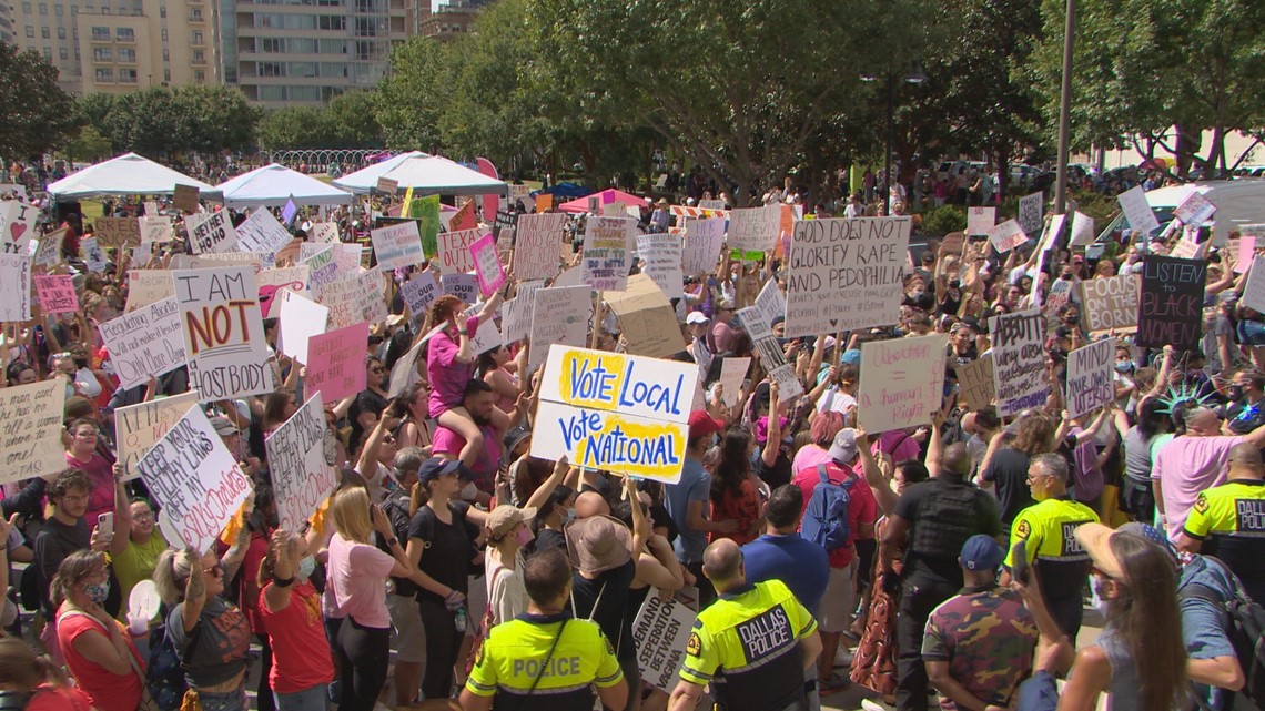 Dallas abortion rights rally: Thousands march through downtown | wfaa.com