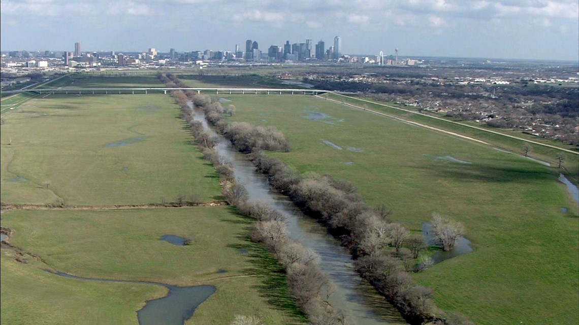 Driver spots body floating down Trinity River in Dallas | wfaa.com