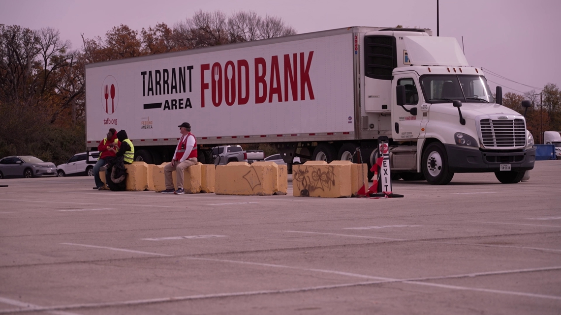 Thousands seek food aid amid rising grocery costs in DFW, as food ...