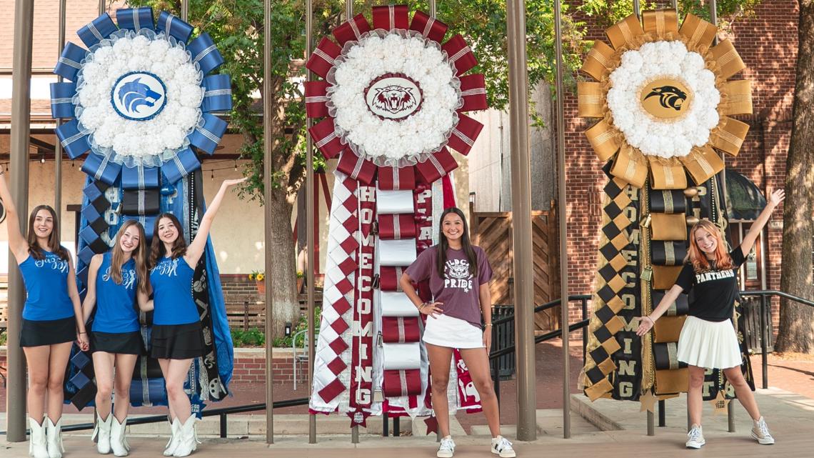 Plano celebrates HOCO with giant mum display at McCall Plaza | wfaa.com
