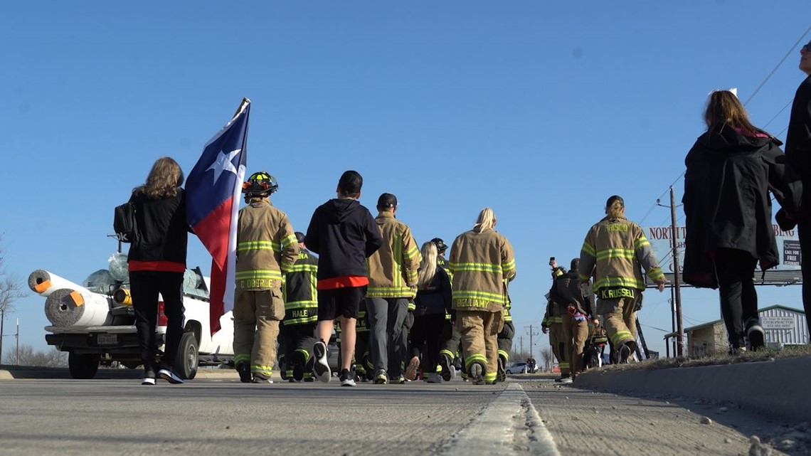 Walk for the Red 140 in Texas: Firefighters honor cancer victims | wfaa.com