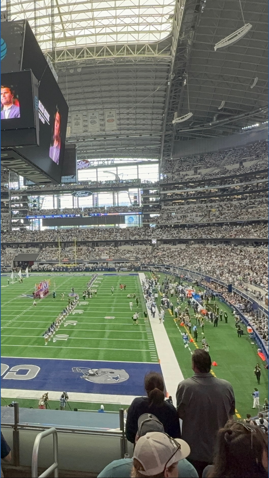 Dallas Cowboys honor Charlie Kirk ahead of Sunday's game against the ...
