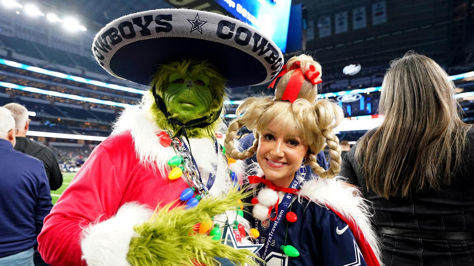Dallas Cowboys sombrero wearing Grinch steals attention during SNF ...