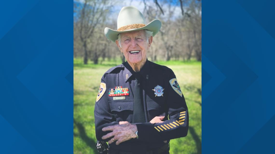 Memorial held for world's oldest peace officer in Cleburne | wfaa.com