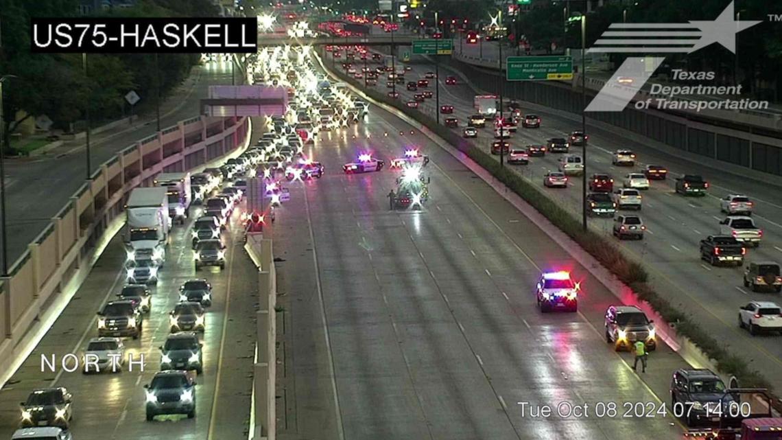 Dallas, Texas traffic: U.S. 75 blocked by crash | wfaa.com